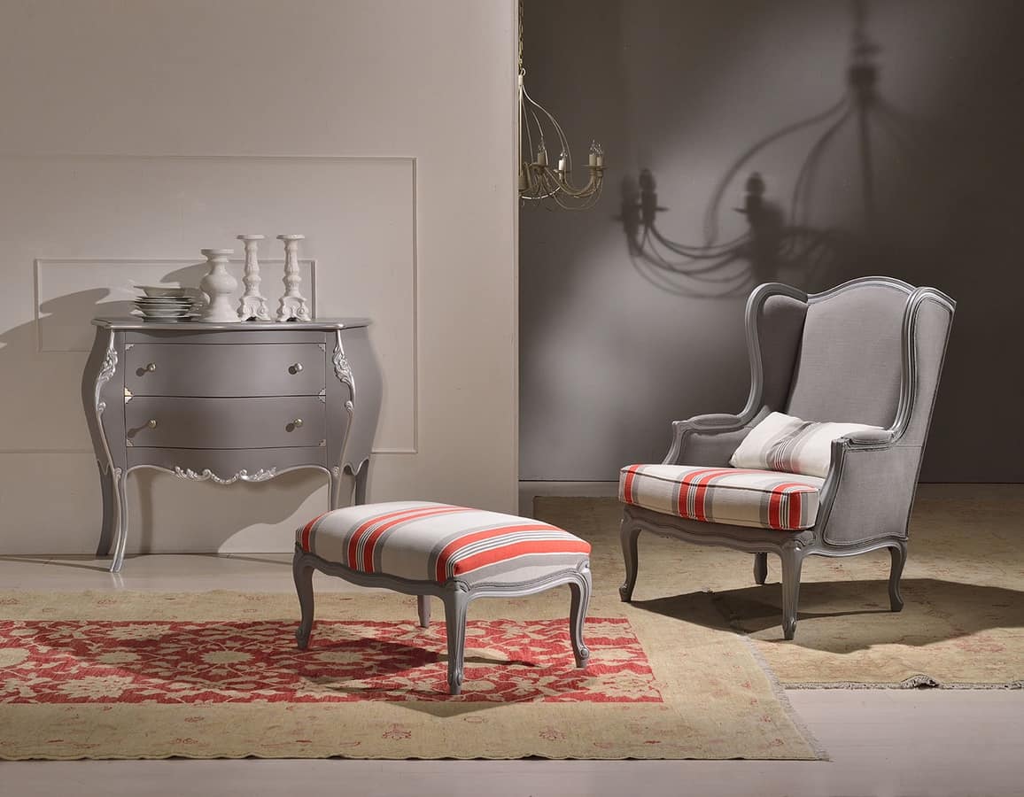 Poltrona di grande impatto, in legno decorato, per salotto | IDFdesign